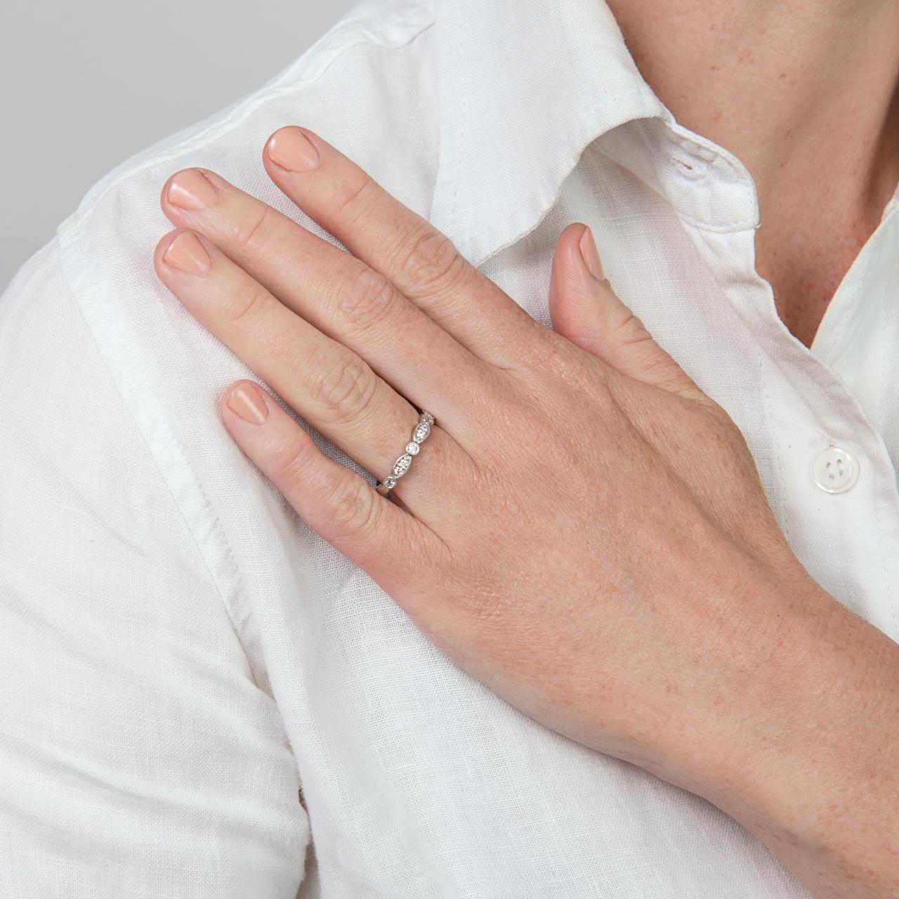 LD 10th Anniversary continuum wedding ring, White Gold